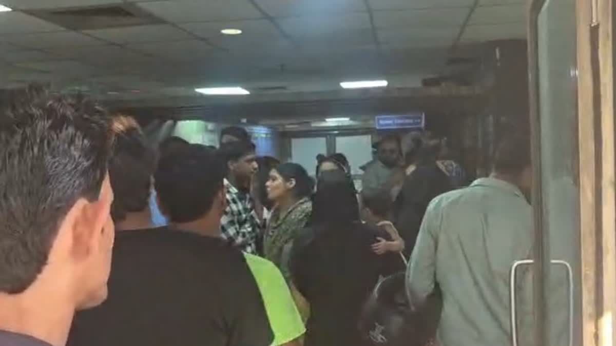 दिल्ली के GTB अस्पताल से 7 महीने के बच्चा गायब, पुलिस ने अपहरण का केस ...