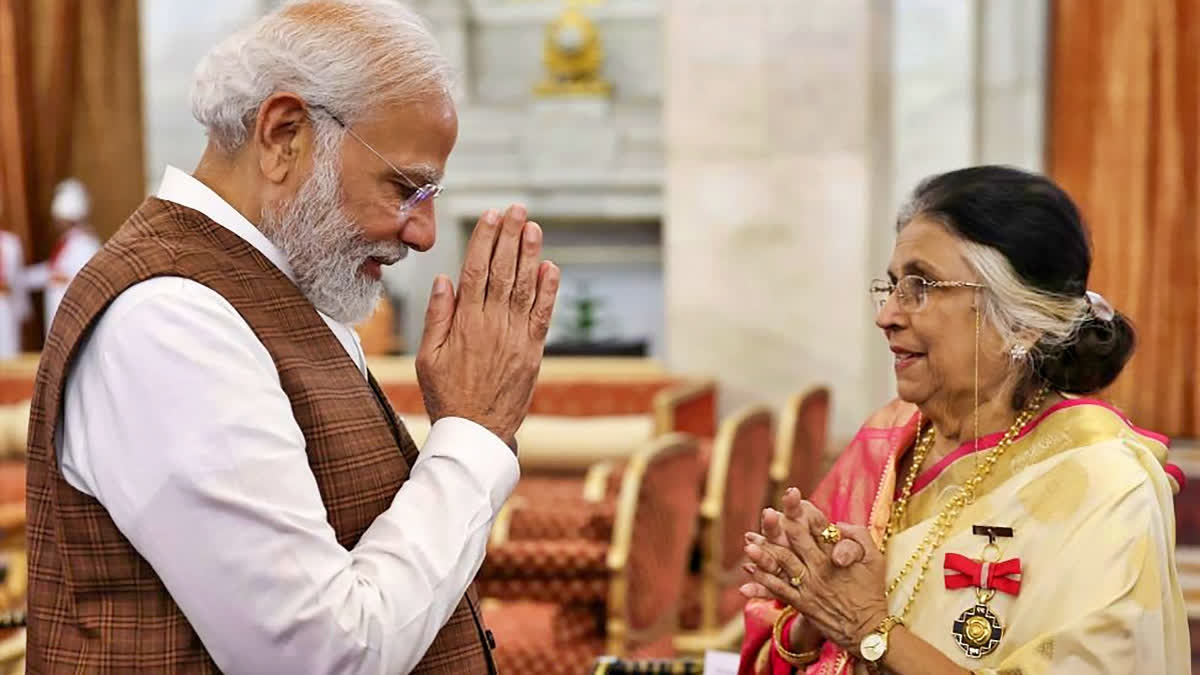Suman Kalyanpur Cremated With State Honours In Mumbai; PM Modi Mourns ...