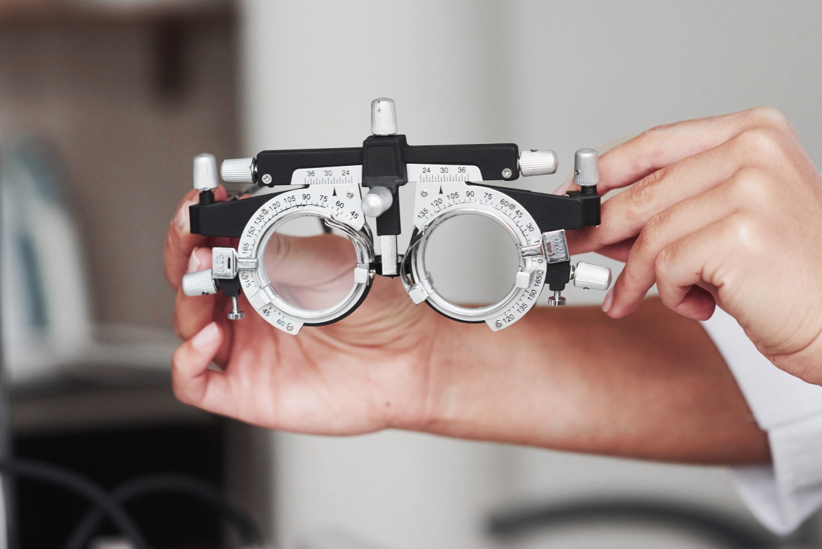 Medical Experts Say That Eye Checkup For Cataract Is A Must After 60
