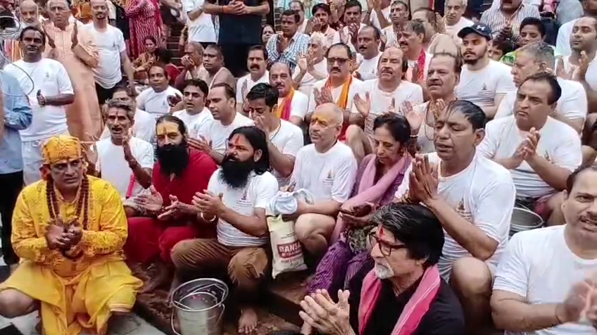 People With Roots In Multan Descend On Haridwar To Play Milk Holi With ...