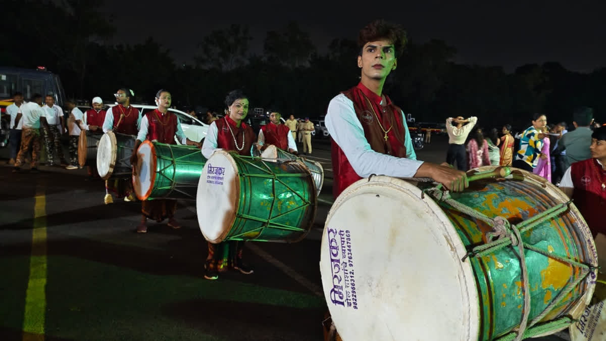 Ganesh Festival: Maharashtra's First Transgenders Dhol Tasha Group ...