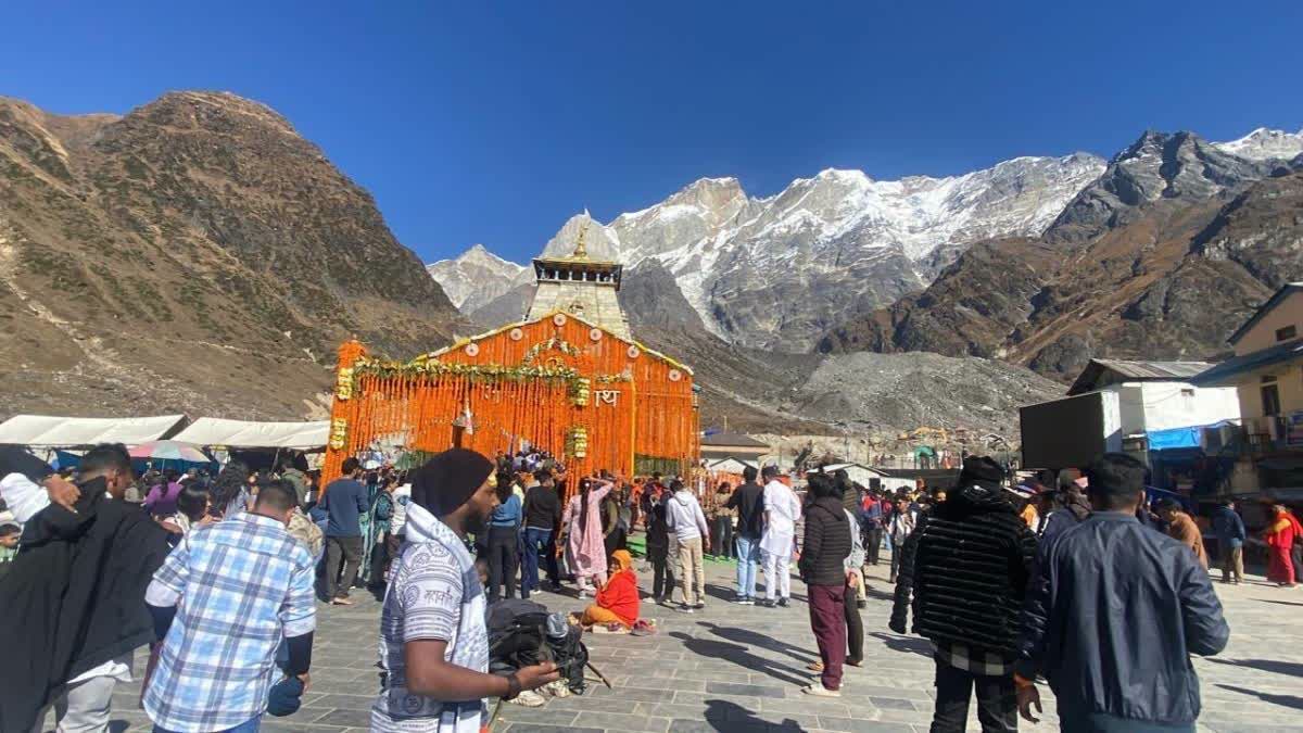 Char Dham Yatra 2025: Badrinath Opens For Devotees, Temple Decorated ...
