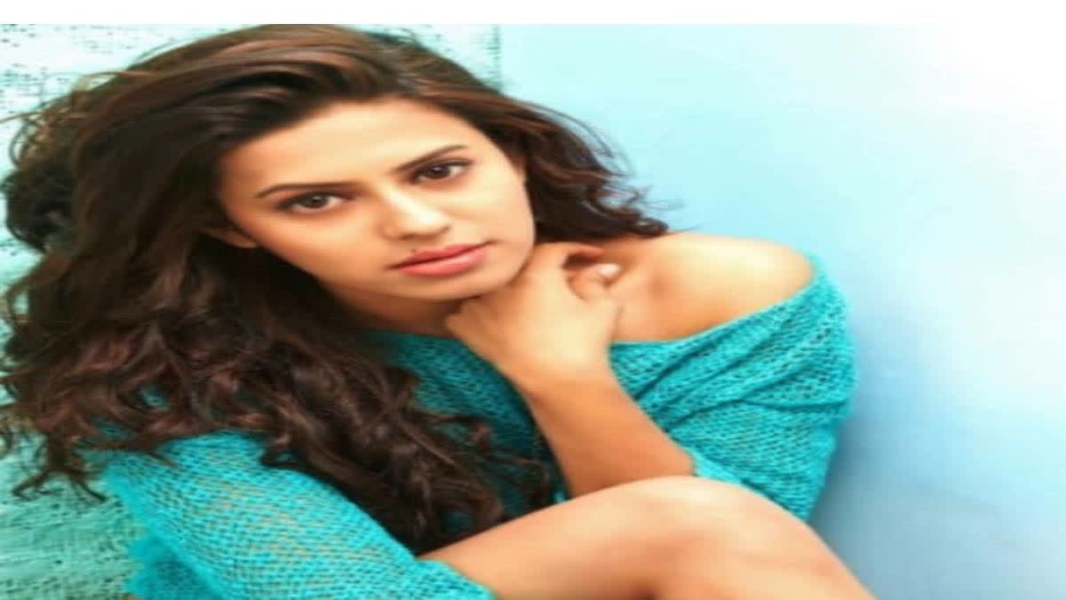 DRI Raids Jailed Kannada Actor's Flat; Seizes Cash, Gold Worth Crores