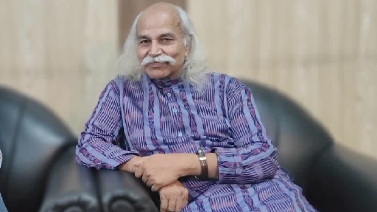 Kashmir Students Focused On Becoming Doctors, Must Look At Scientists ...