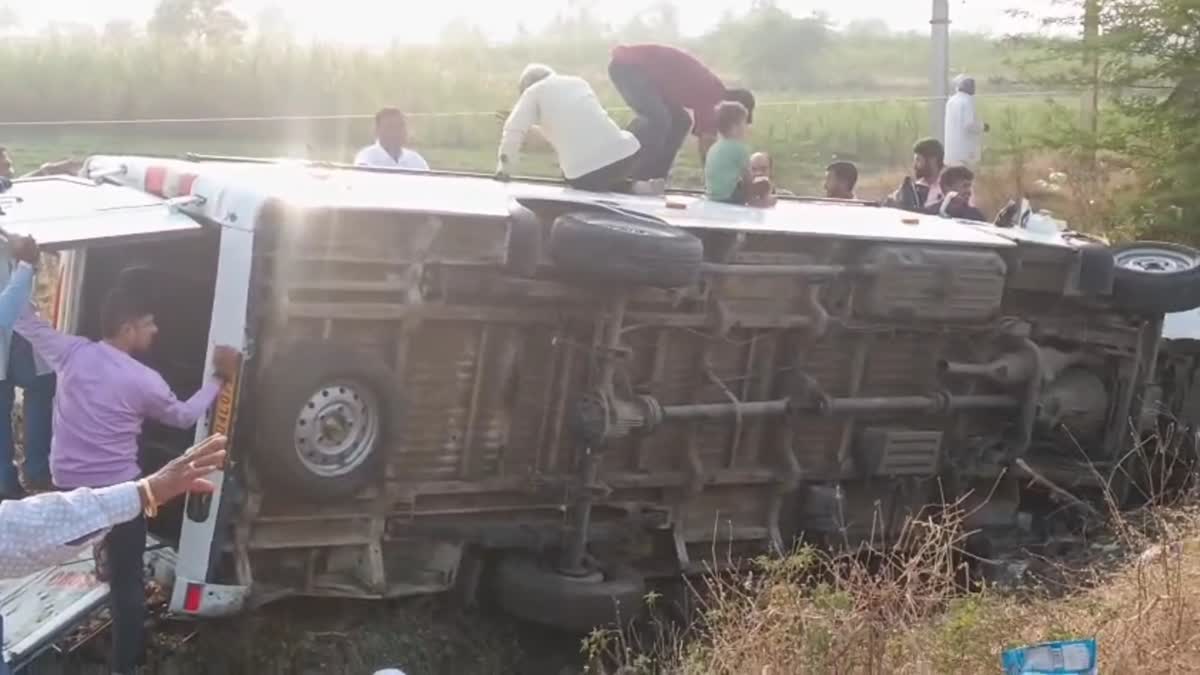 Three Dead, Two Injured After Tempo Rams Auto-rickshaw In Maharashtra