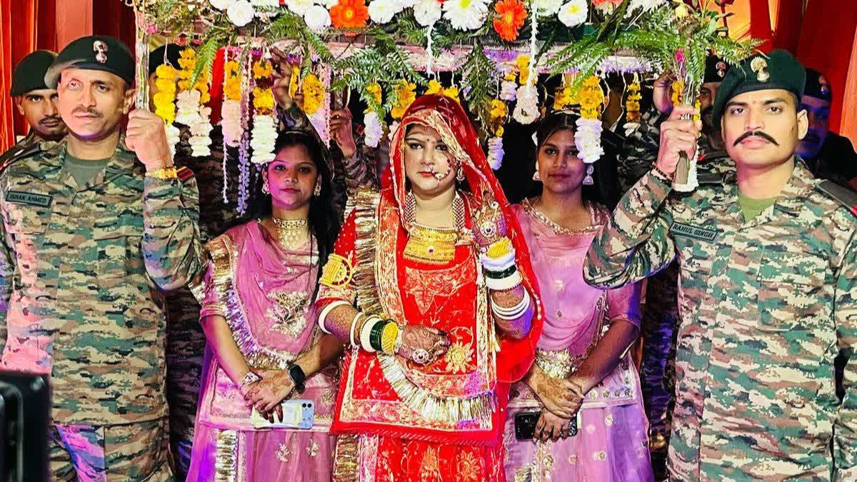 पिता हो गए थे शहीद तो सेना के साथियों ने किया बेटी को विदा, शादी में ...