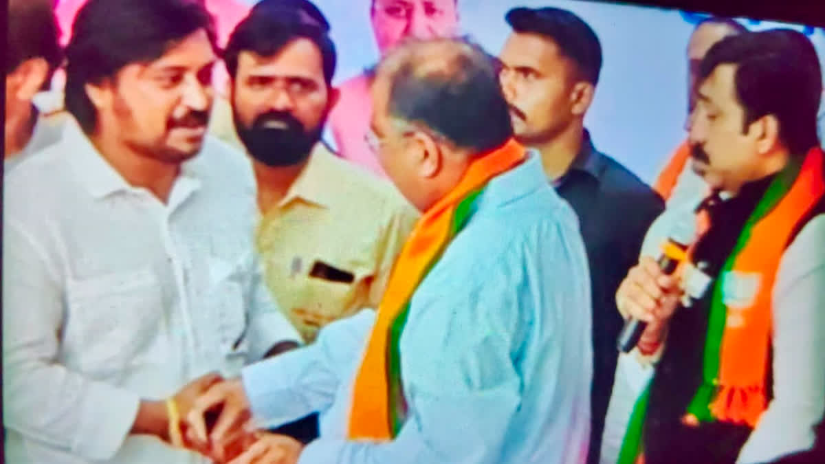 मुंबई विमानतळावर सोनं तस्करी : भाजपा नेत्याला डीआरआयनं ठोकल्या बेड्या ...
