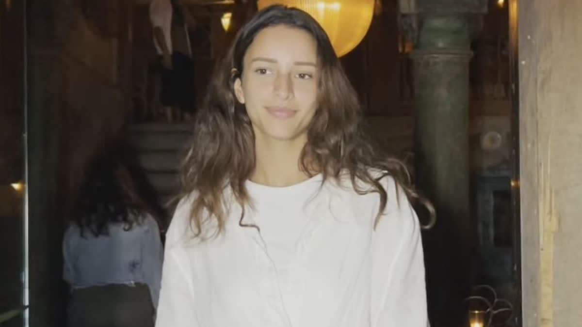 Watch: Triptii Dimri Rocks Casual Look in Latest Outing with Rumoured ...
