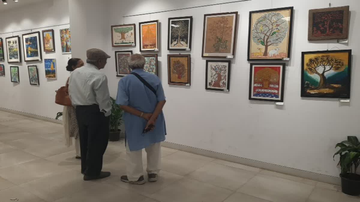 ભાવનગરમાં પર્યાવરણને બચાવવા અનોખો અભિગમ, માત્ર વૃક્ષોના જ ચિત્રોનું ...