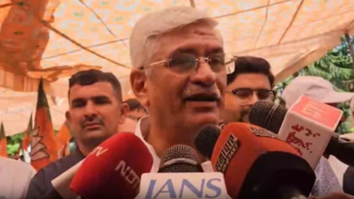 Shekhawat Hits Back At Gehlot, Says ‘Fear Does Not Run In My Blood’