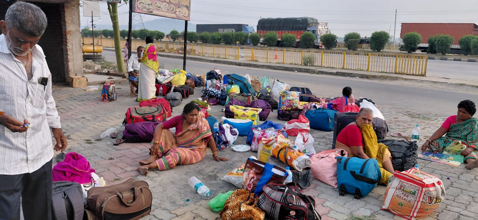 Three Andhra Pilgrims Killed, 22 Injured As Bus Rams Into Stationary ...