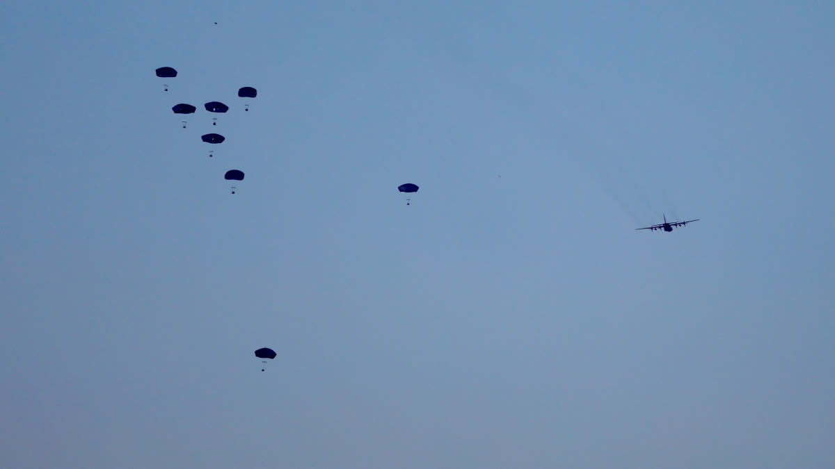 Five Killed, Several Injured as Parachute Fails to Open during Aid Drop ...