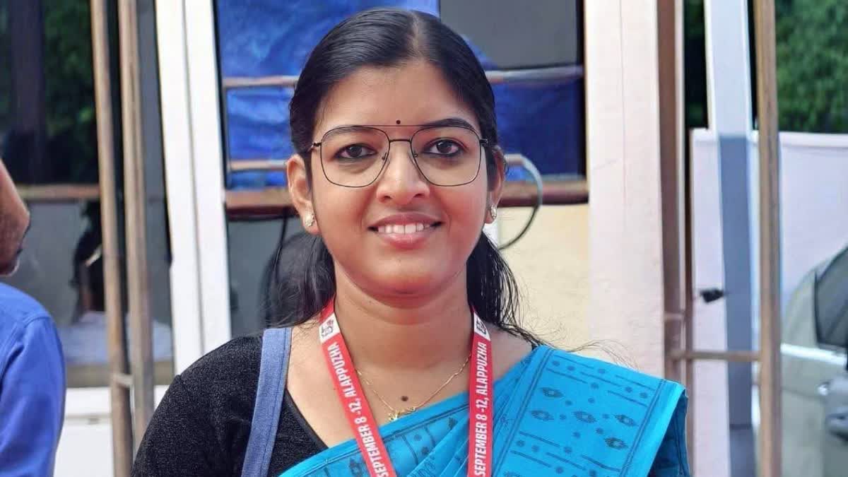 ചിറ്റയം ഗോപകുമാര്‍ പുറത്ത്, അടൂരില്‍ യുവമുഖം പ്രിജി കണ്ണൻ, സ്ഥാനാര് ...