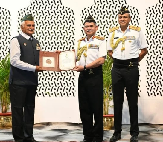 Honoured By Army Chief, These 5 Uttar Pradesh Veterans Prove Service ...