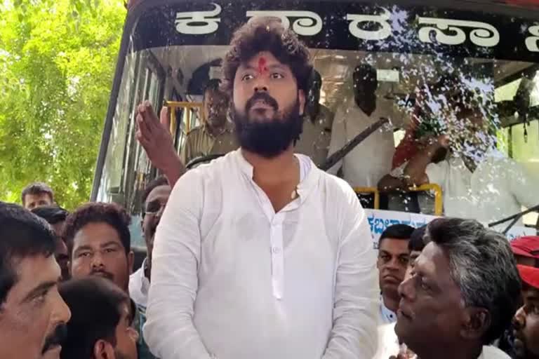 Karnataka Congress MLA Pradeep Eshwar enters Bigg Boss Kannada season ...