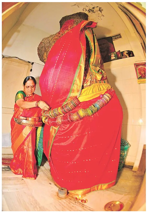 Ongole Man Builds Three-Storey House Around 100-Year-Old Neem Tree ...