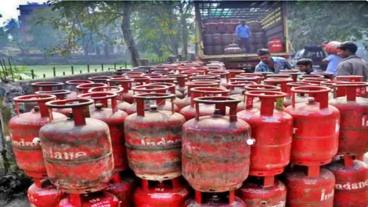 Govt Regulates Gas Allocation; LPG, CNG, Piped Cooking Gas Get Top Priority