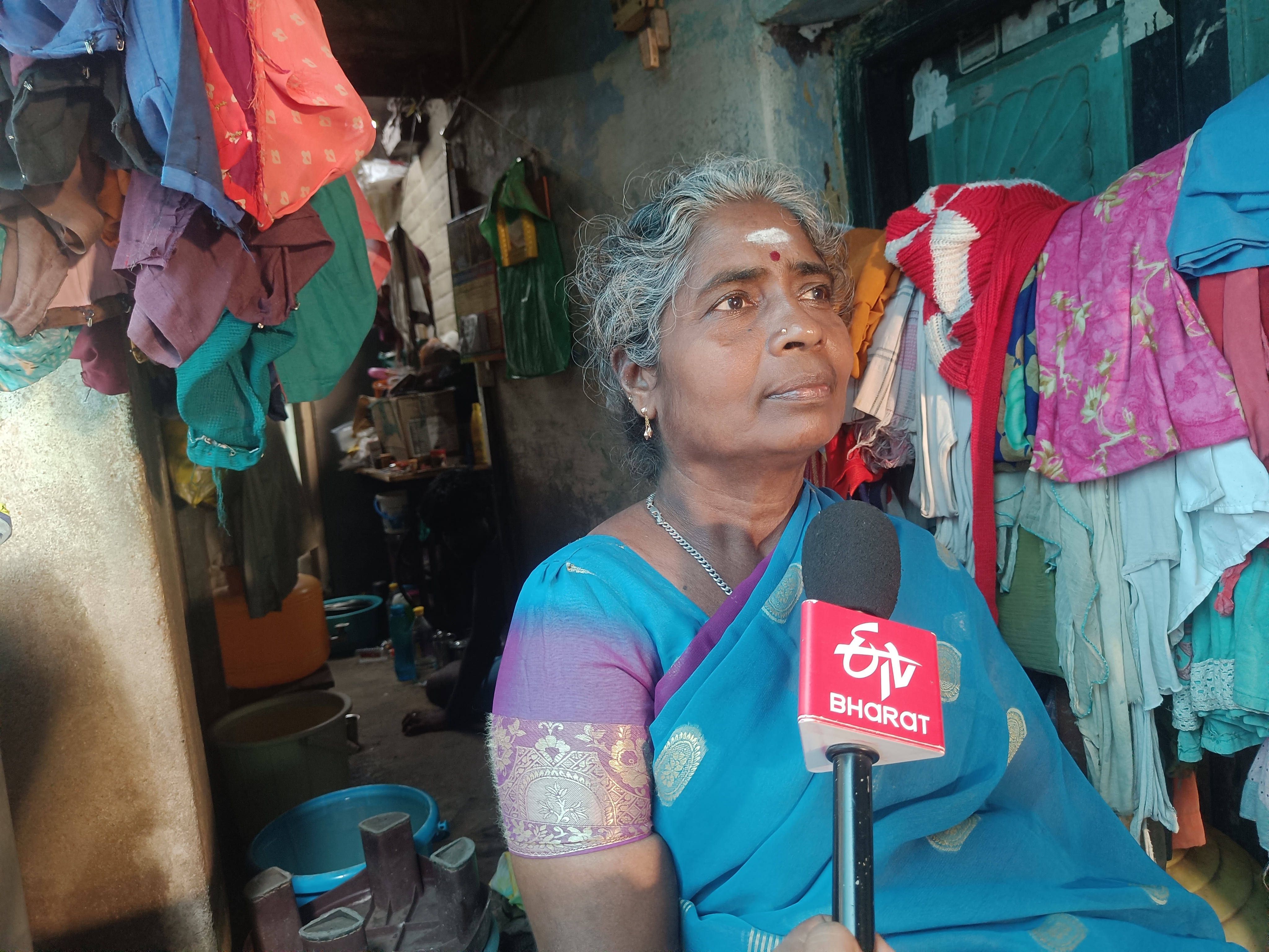 गरीबी को हराकर कीर्तना ने जीता वर्ल्ड कप का खिताब, जानिए कैरम चैंपियन ...