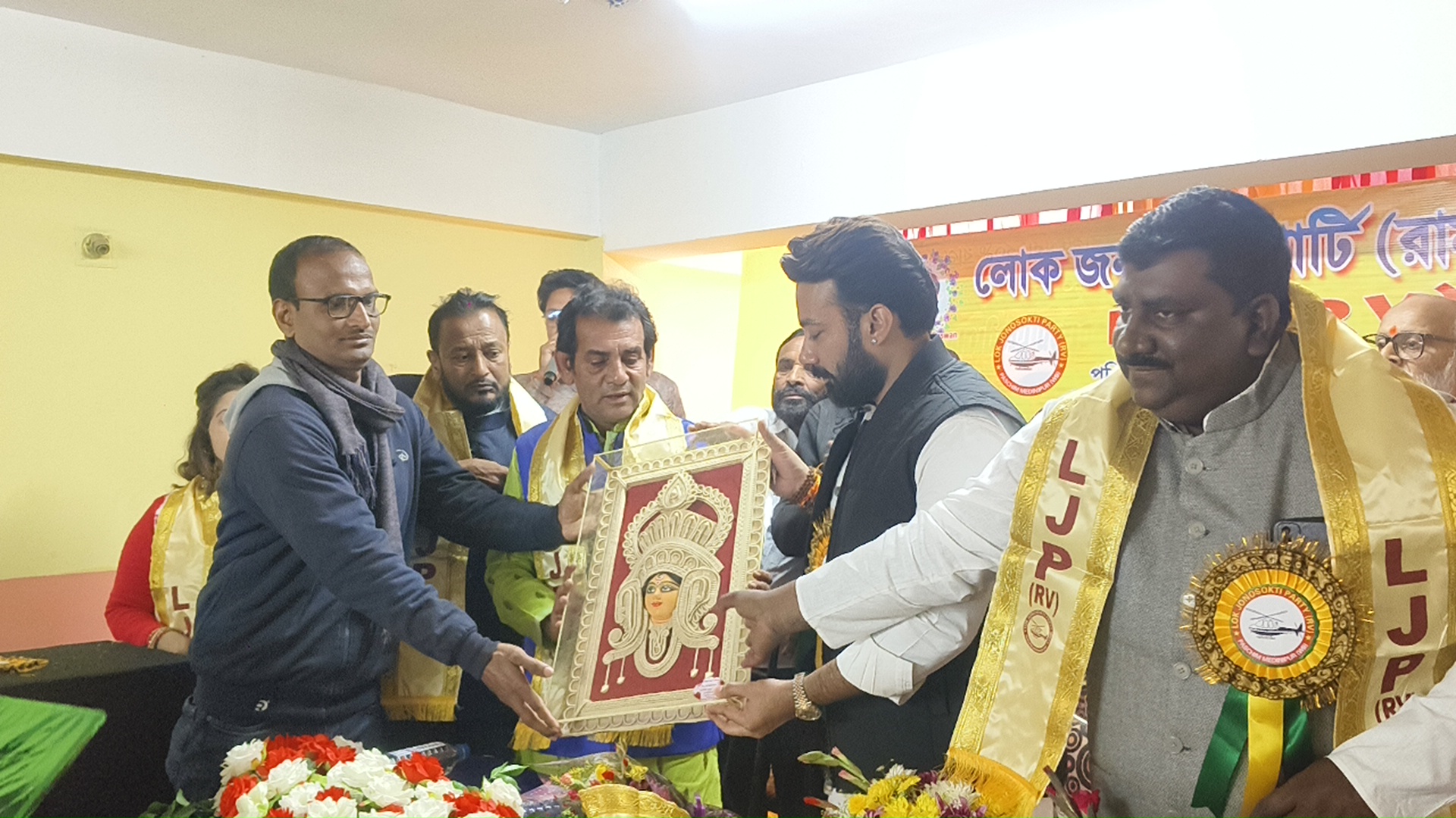 'দুর্নীতিতে পুরোপুরি যুক্ত মমতা', বঙ্গে প্রচারে এসে NDA সরকার গড়ার ডাক ...