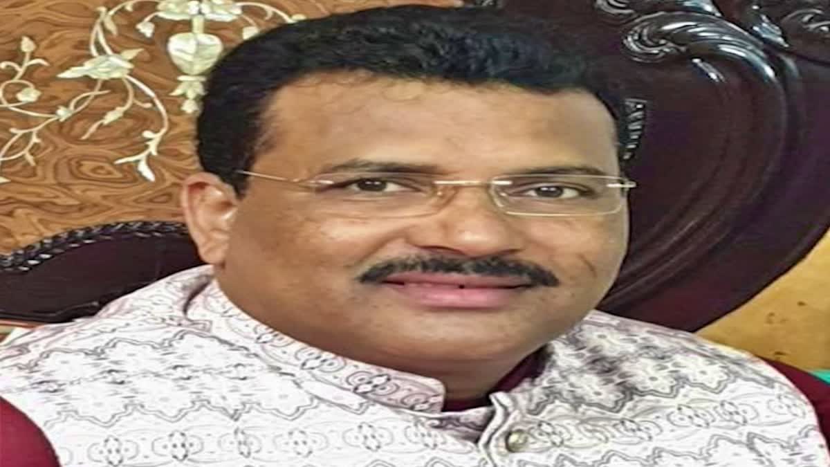 రూ.వేల కోట్ల ఆస్తులు ఎలా వచ్చాయి? - ఆ ఇద్దరు మోహన్ నాయక్ బినామీలా?