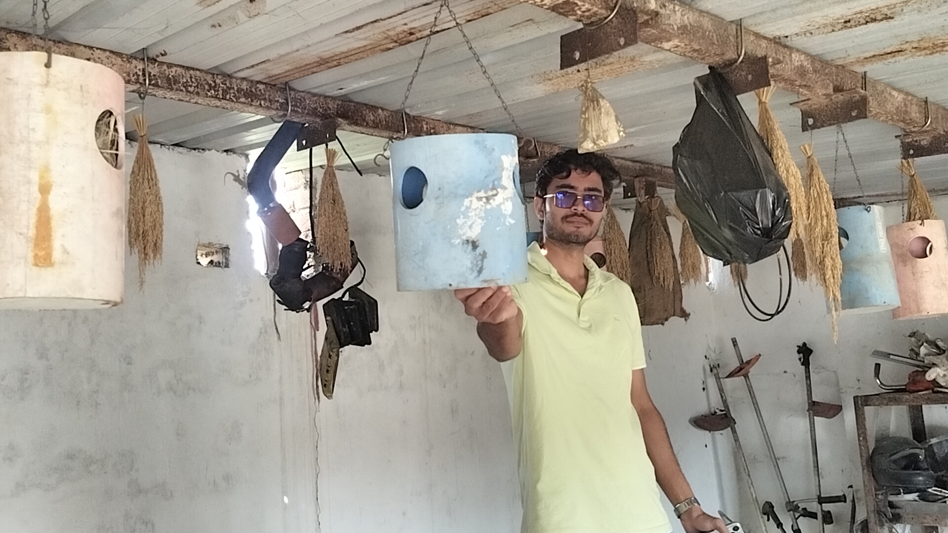 Gaya Father-Son Duo Spend Rs 25,000 A Month To Feed And Hydrate Birds ...