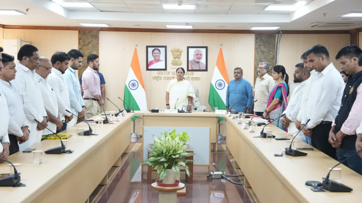 Delhi CM Honours Bravehearts Of Malviya Nagar Fire, Saket Building ...