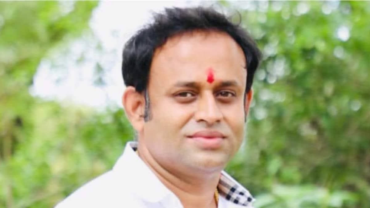 Congress Leader Threatens To Beat Woman Officer With Slippers For ...