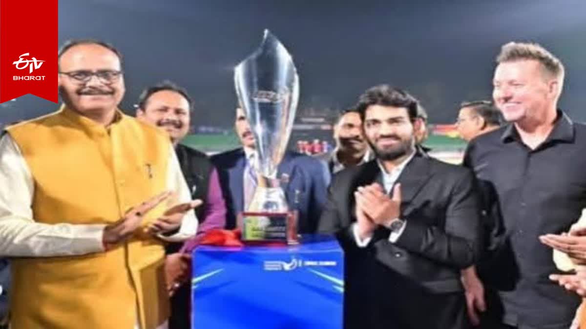 लखनऊ में LLC Ten-10 क्रिकेट टूर्नामेंट शुरू, ब्रेट ली और क्रिस गेल बने खास मेहमान