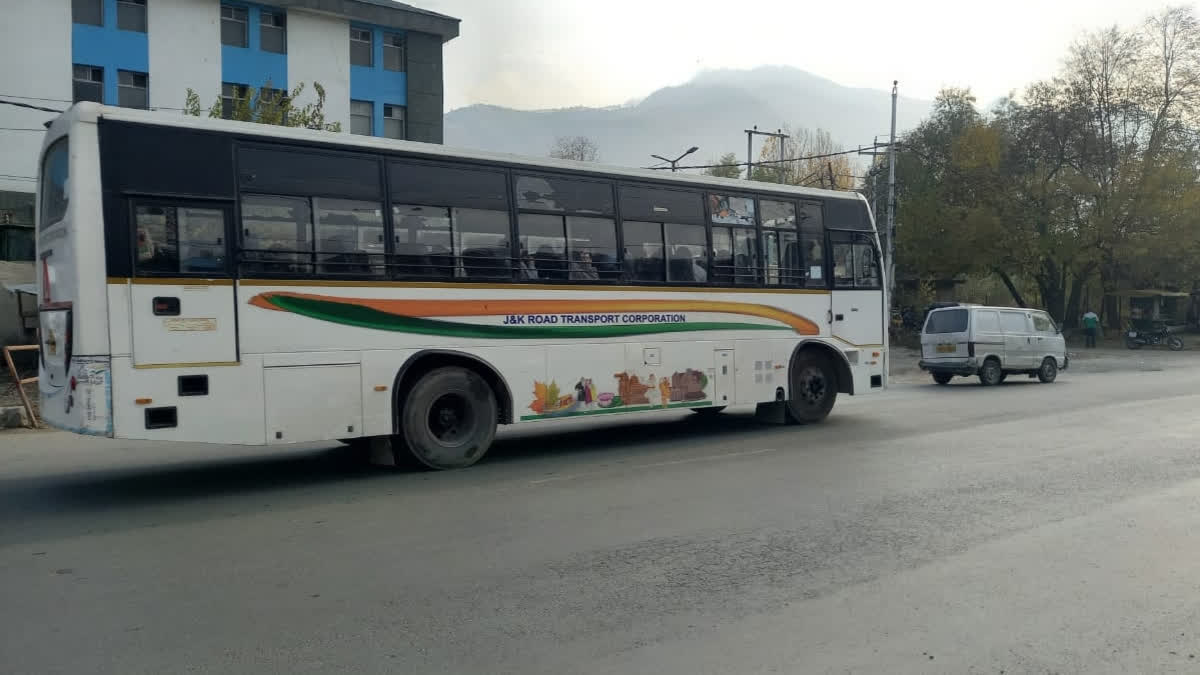 ജമ്മുകശ്‌മീരിലെ സ്‌ത്രീകള്‍ക്ക് അടുത്ത മാസം ഒന്നുമുതല്‍ ബസില്‍ സൗജന്യ യാത്ര