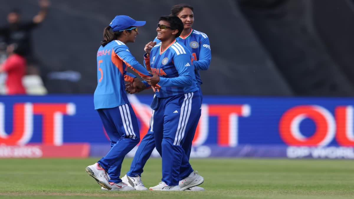 ব্যাটে-বলে দুরন্ত মেয়েরা, পাকিস্তানের বিরুদ্ধে 64 রানে জয় ভারতের