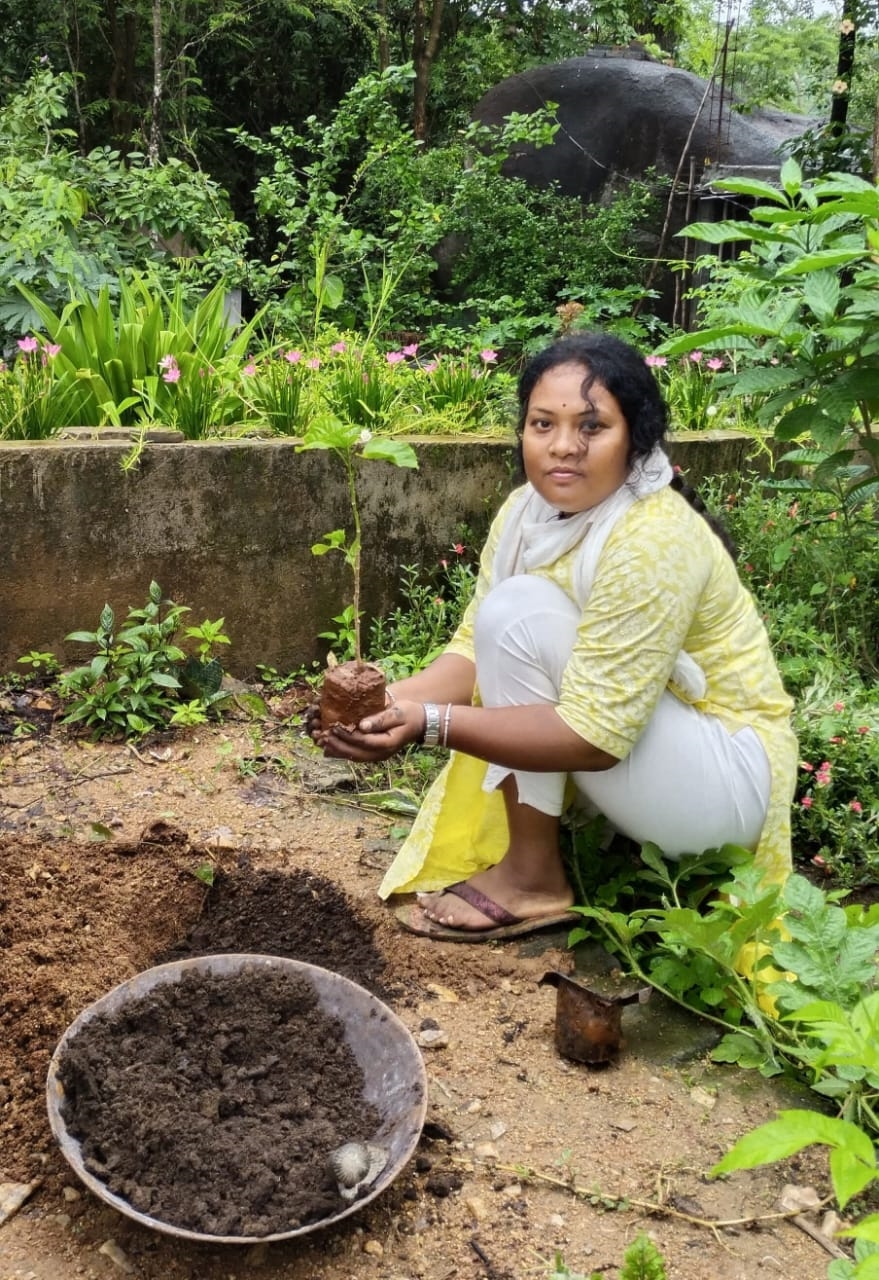 A Heart That Beats For Birds, Snakes And Humans: Odisha's 'Shero' Snehashree Builds Nests ...
