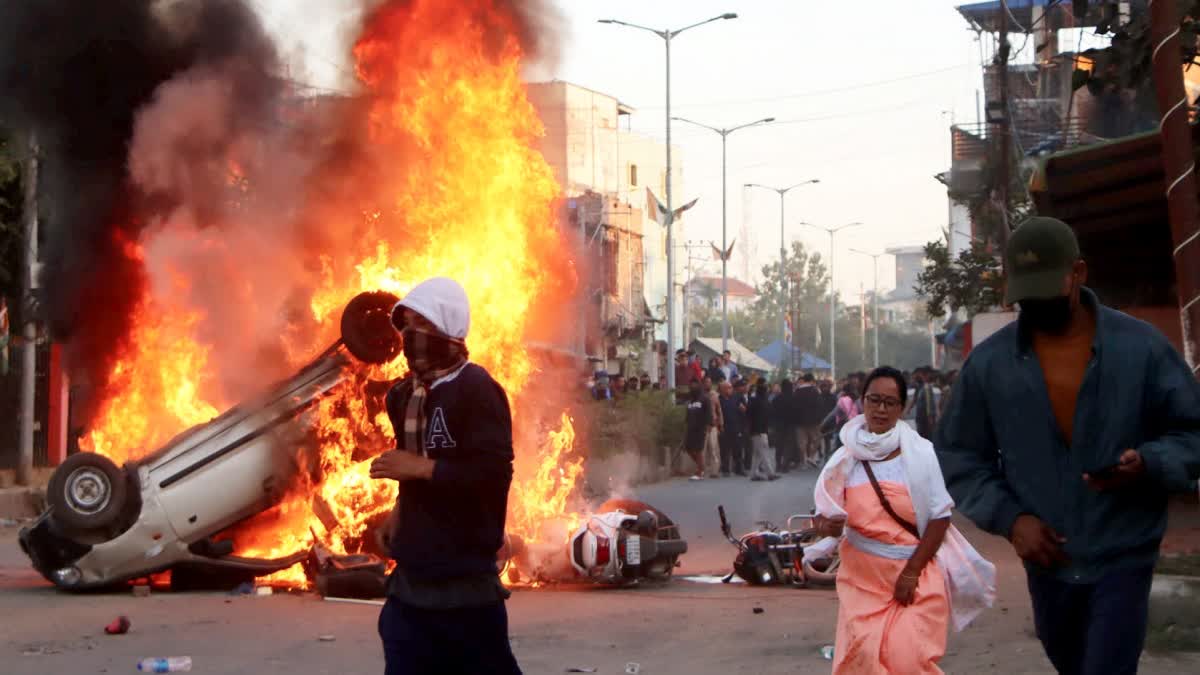 منی پور تشدد: تین افراد کے قتل کے بعد مظاہرین نے وزراء اور ایم ایل ایز ...