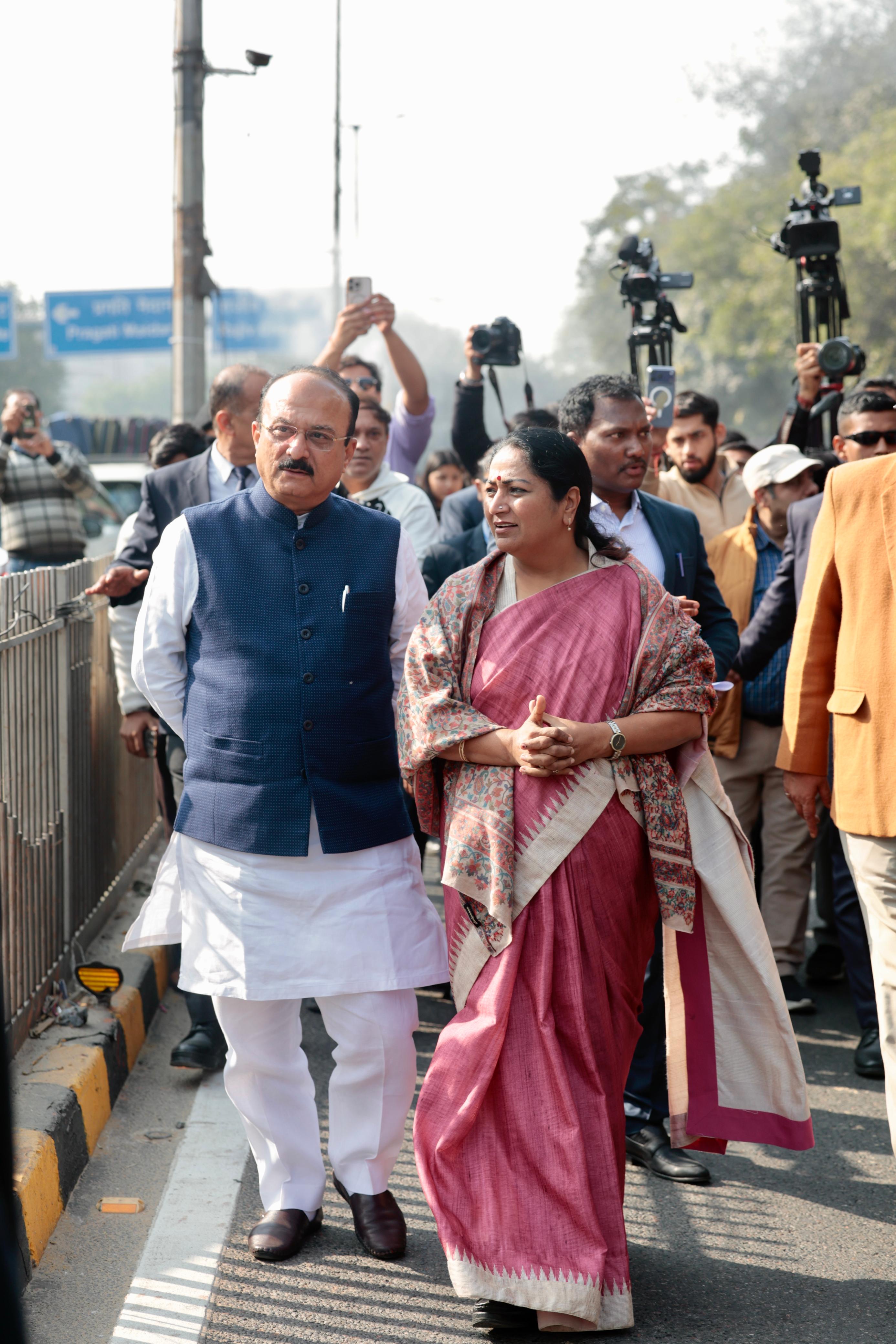 Delhi Unveils Proactive Winter Pollution Plan; Strict Curbs On Vehicles ...