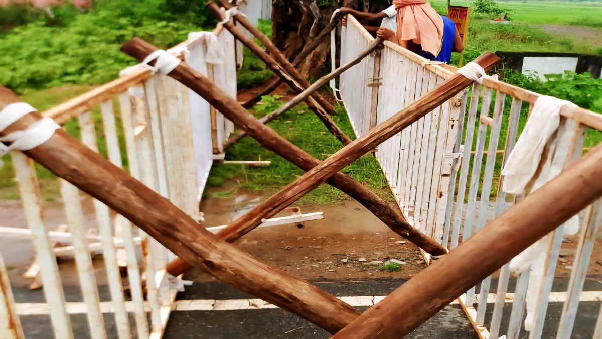 रेल रोको अभियान को लेकर प्रशासन सख्त, मुरी–सिल्ली रेलवे स्टेशन पर ...