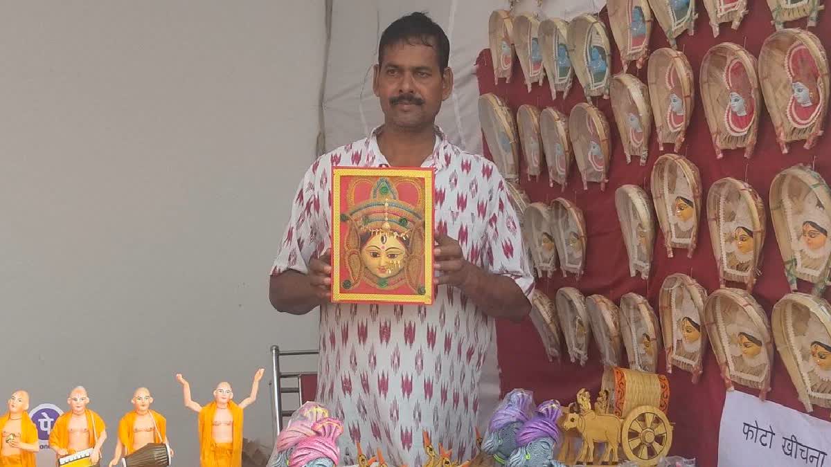 Idols Made From Rice Grains Steal The Show: Bengal Artist’s Idols ...