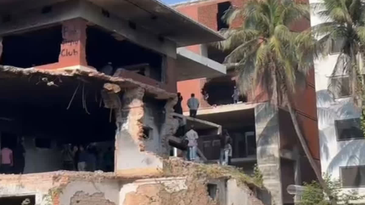 Protests Continue In Dhaka, Partially Demolished House Of Sheikh ...