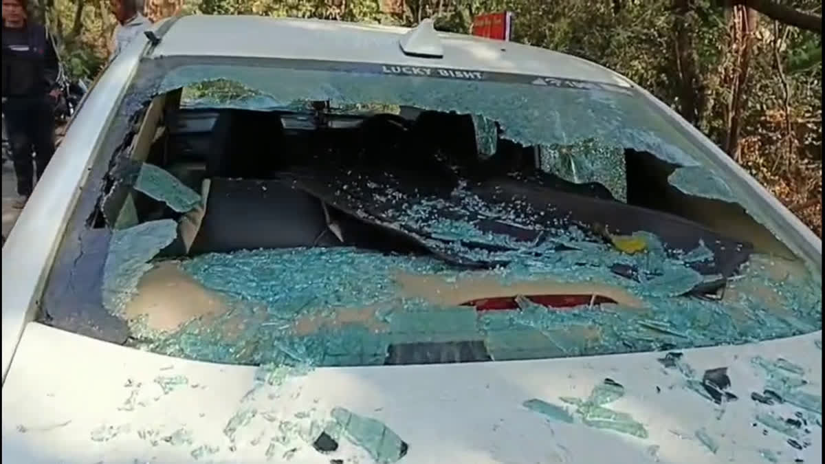 गोलियों की तड़तड़ाहट से दहला कोटाबाग, खड़ी कार पर की गई अंधाधुंध ...