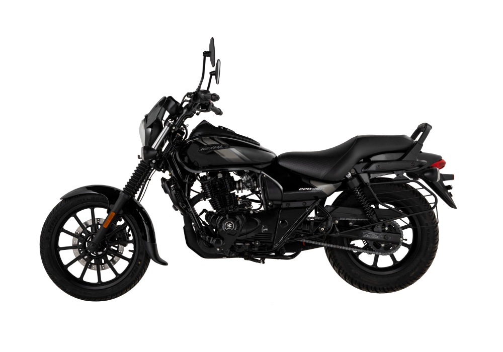 क्या बाजार में फिर से एंट्री मारेगी Bajaj Avenger 220 Street, नए फीचर्स ...