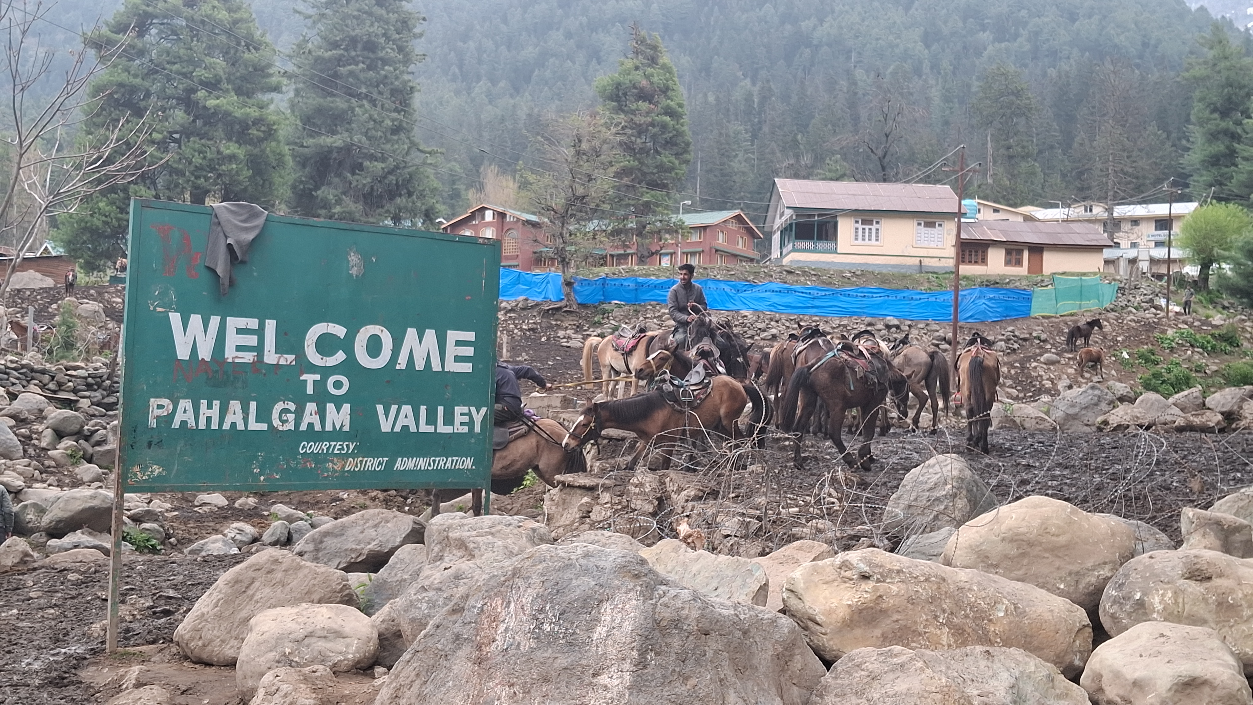 Security Beefed Up At Kashmir Tourist Spots Ahead Of Pahalgam Terror ...