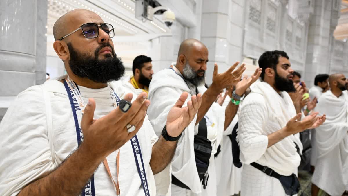 Labbaik Echoes, Hearts Turn To Kaaba As Millions Gather In Makkah For ...