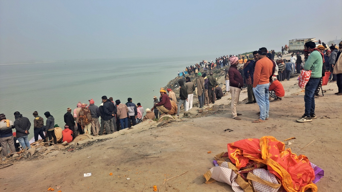 Smoke From Patna’s Cremation Grounds Rise Non-Stop As More Elderly ...