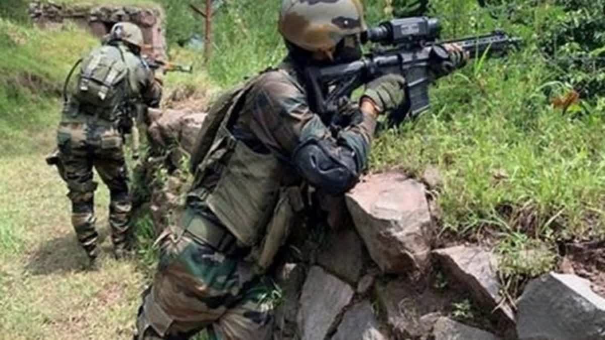 जम्मू कश्मीर : राजौरी में आतंकवादियों की सुरक्षाबलों के साथ मुठभेड़ शुरू