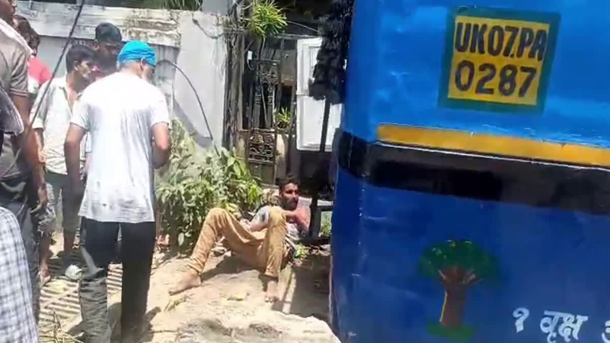 One Labourer Dead, Four Injured After Bus Rams Into Pavement In Dehradun