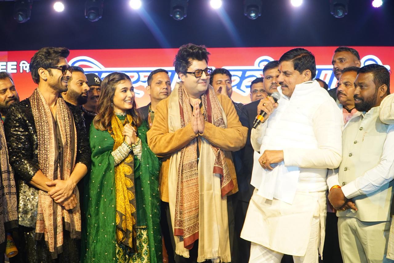 बाबा महाकाल की नगरी में अपकमिंग फिल्‍म राहु-केतु के सांग की लॉन्चिंग ...