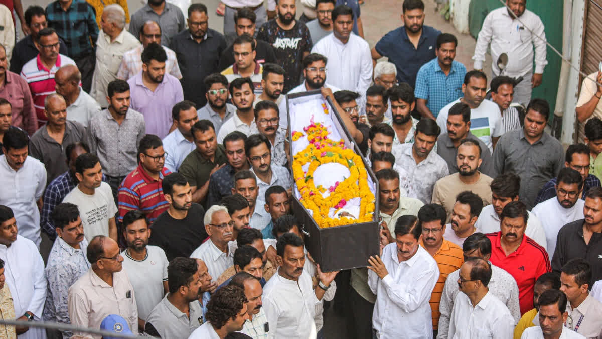 Pahalgam Terror Attack: Family Performs Last Rites Of Sushil Nathaniel ...