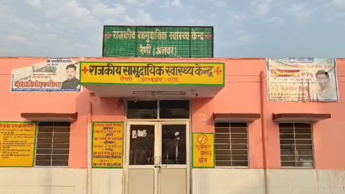 सावधान ! ट्रेन के दरवाजे पर बैठकर मोबाइल चलाते हैं, तो यह खबर आपके लिए ...
