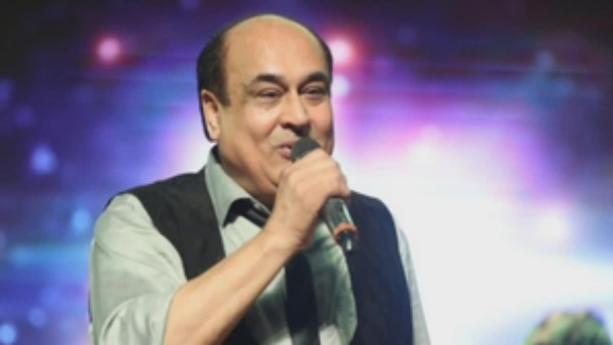 Mohammad Rafi 100th Birth Anniversary: From Charging Re 1 to Recording ...