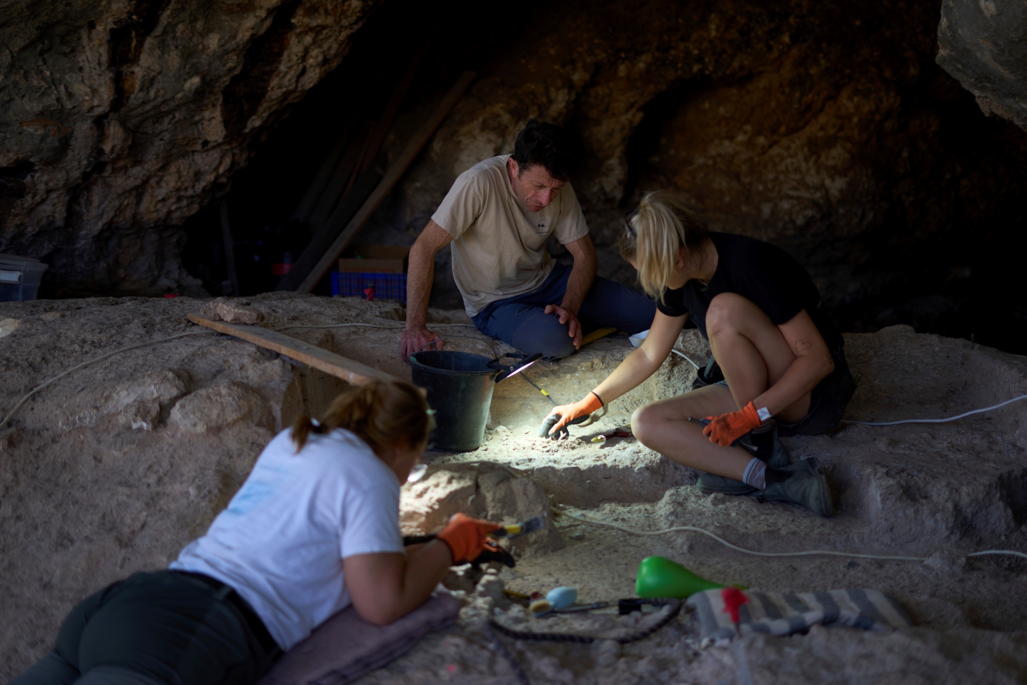 A 100,000-Year-Old Burial Site In Israel Is Changing What We Know About ...