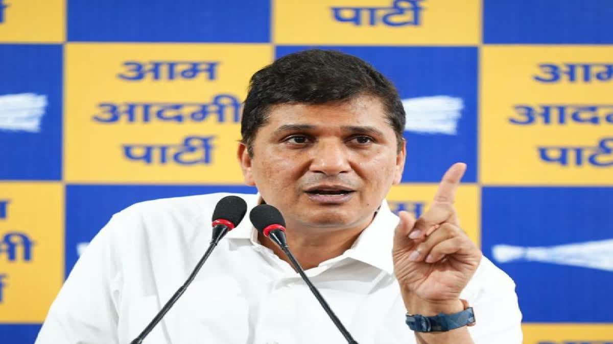 FIR Against AAP Leaders For Sharing Video Of Santa Claus Fainting In ...