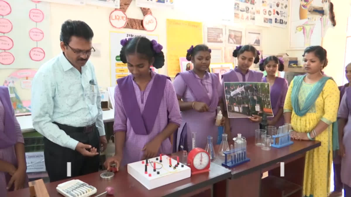 ഒരു വര്‍ഷം കൊണ്ട് പതിനഞ്ചുകാരി നേടിയത് 175 കോഴ്‌സുകളില്‍ പ്രാവീണ്യം ...